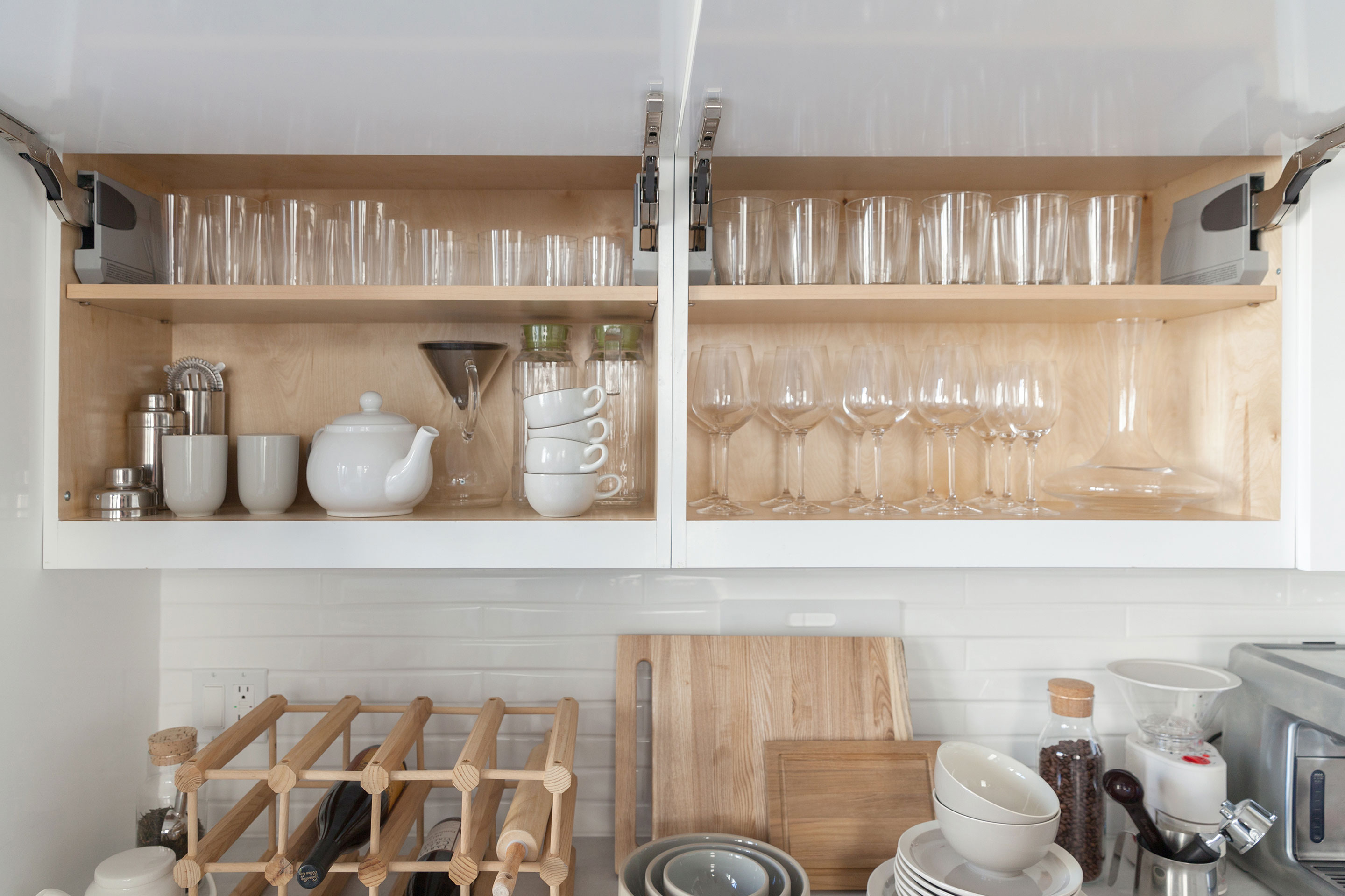 LKL-Valencia_Kitchen-Storage-02_Photography-by-Lauren-Andersen - Landed ...